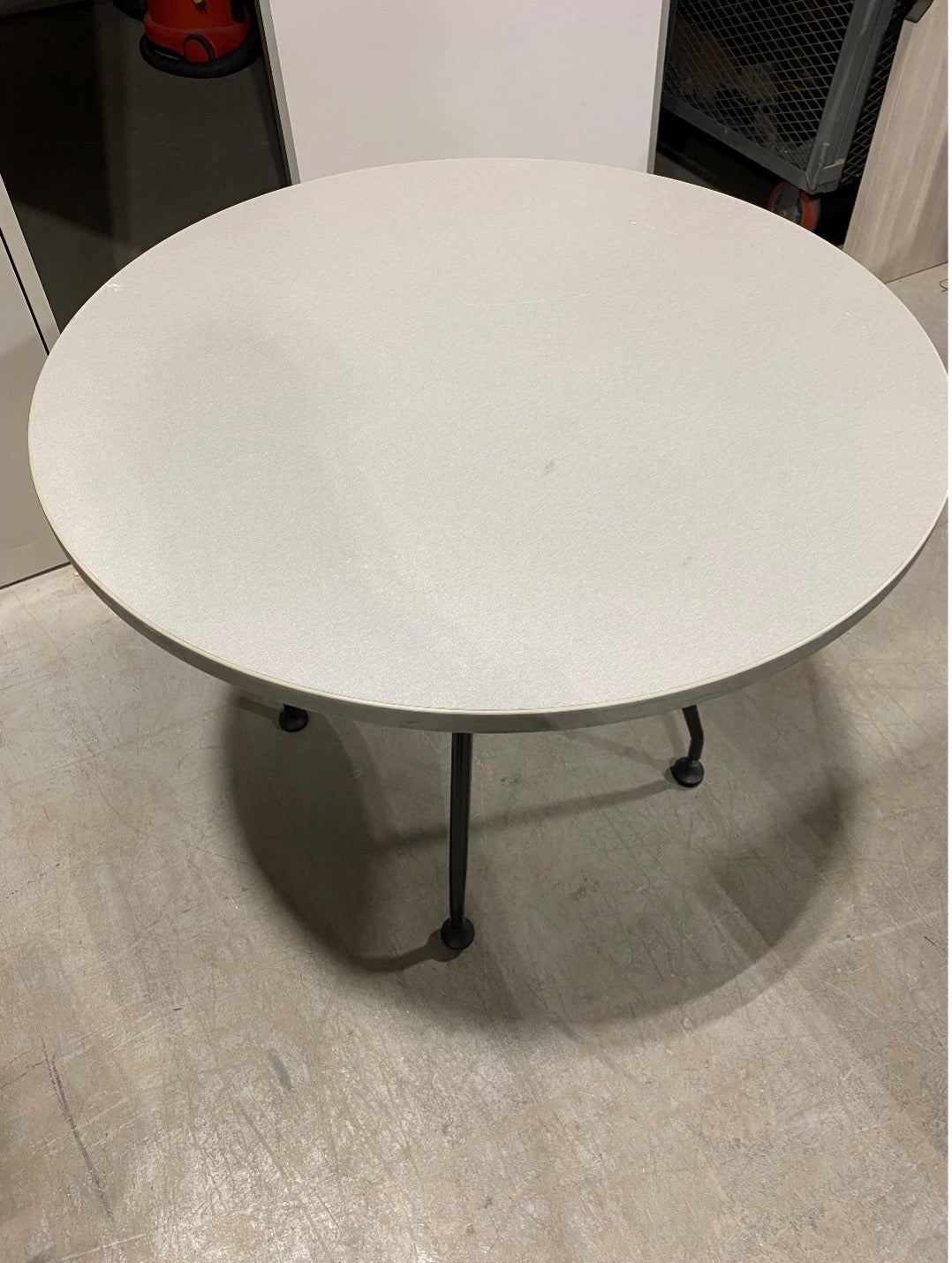Round Table – Office Interiors Store